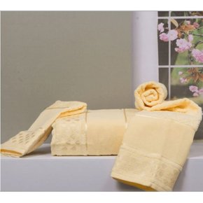 Toalha Banho para Bordar Alice Amarelo Karsten