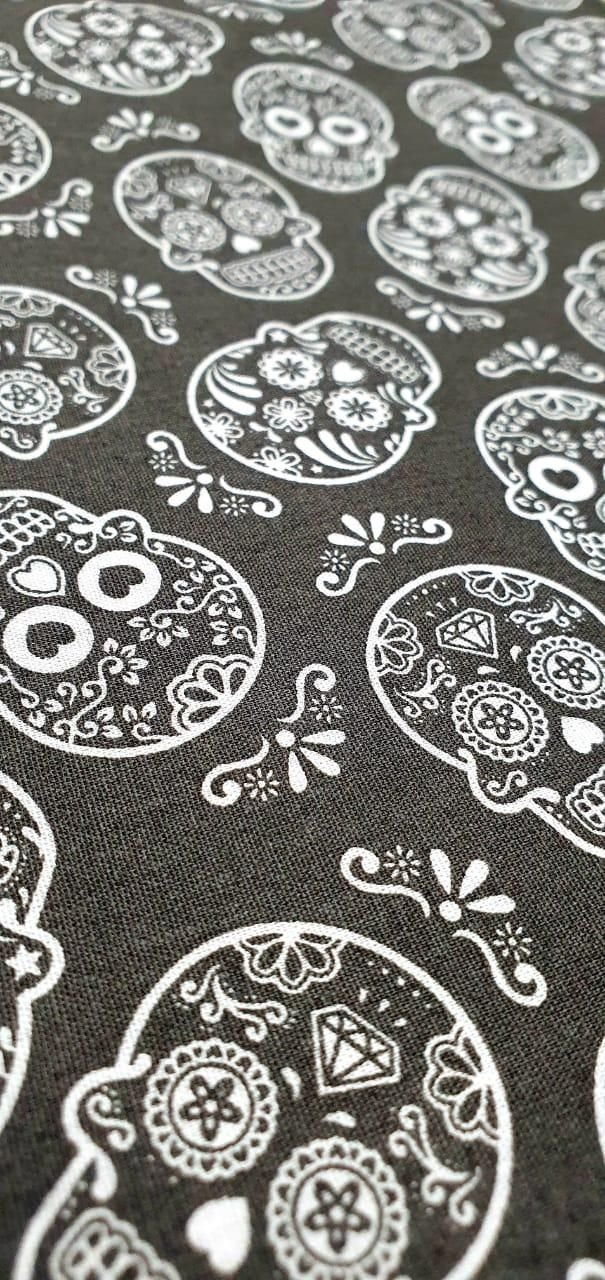 Tecido Tricoline Preto Caveira