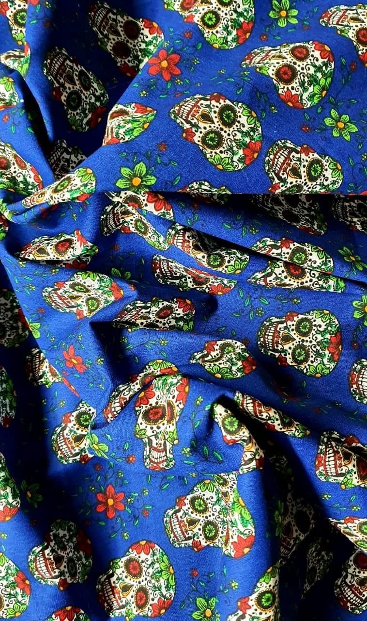 Tecido Tricoline Azul Caveira Flores
